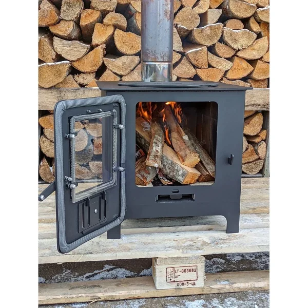Stove – Fireplace 8kW with fireclay bricks and cast-iron rings ...